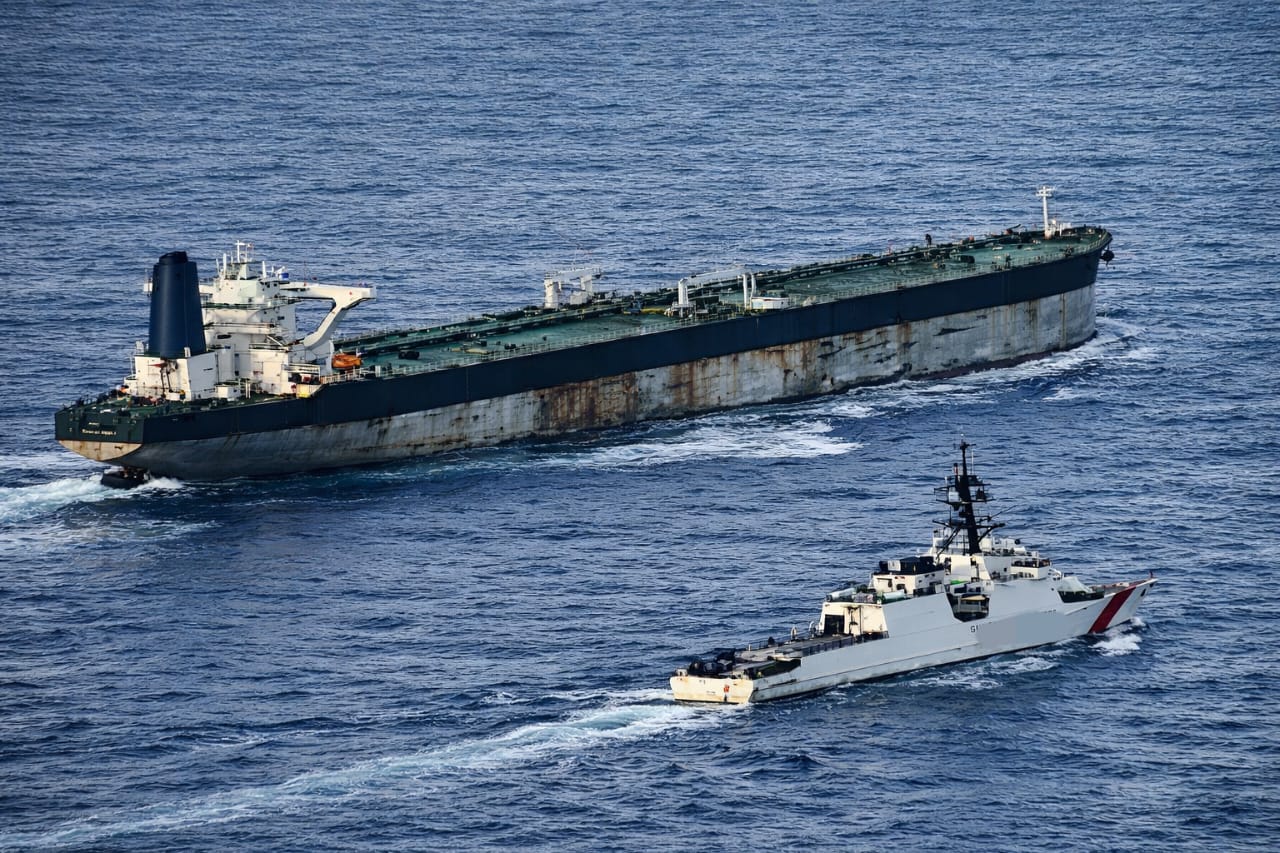 AS Sita Kapal Tanker Minyak Terkait Rusia di Atlantik Utara, Moskow ...